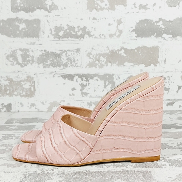 Steve Madden | Shoes | New Steve Madden Pink Veles Croc Print Wedge ...
